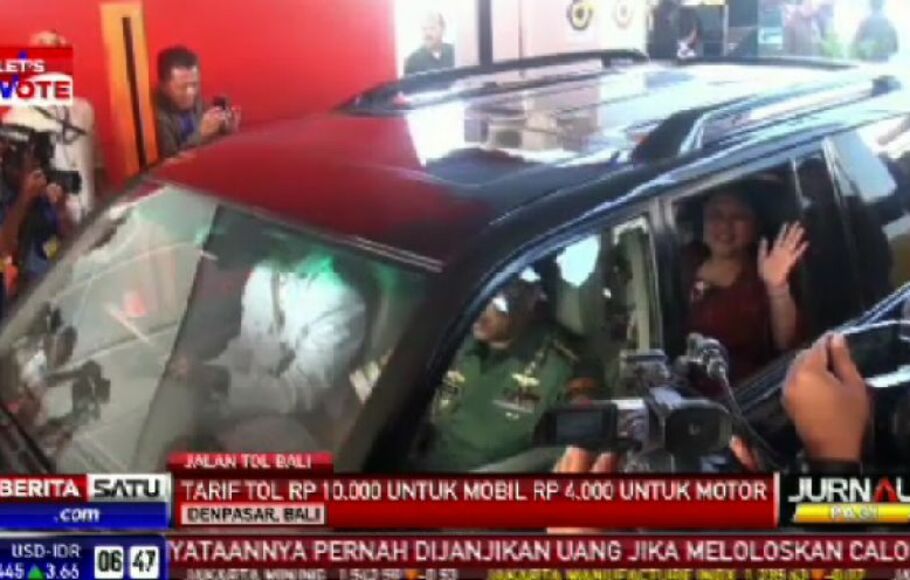 Presiden SBY Resmikan Jalan Tol Pertama di Bali Presiden SBY Resmikan Jalan Tol Pertama di Bali