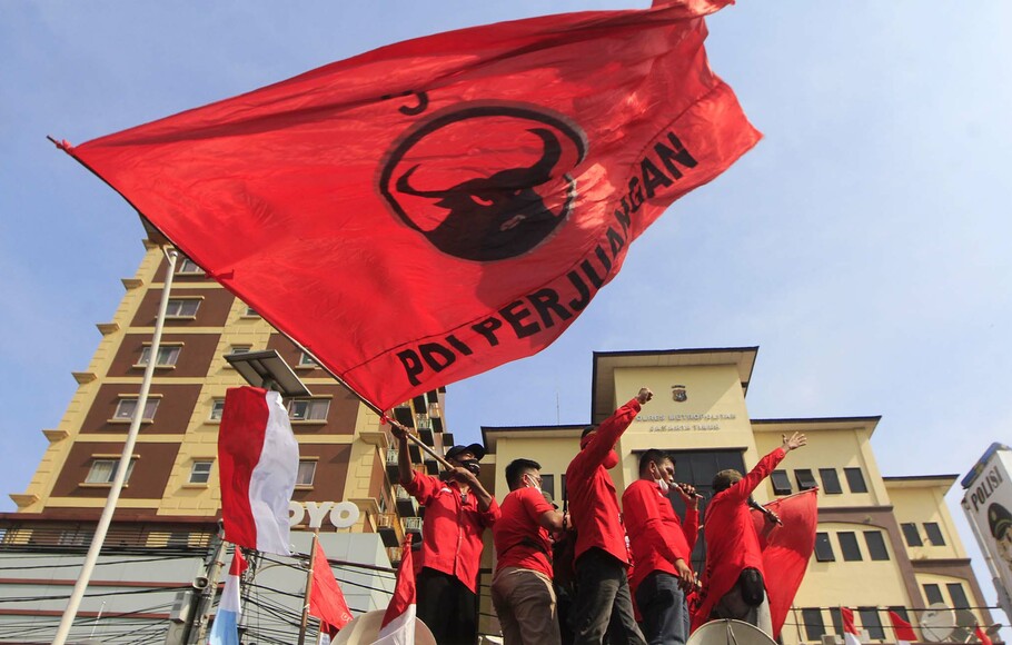 Jadi Embrio Perpecahan Bangsa, Pembakaran Bendera PDIP Harus Diusut Tuntas Jadi Embrio Perpecahan Bangsa, Pembakaran Bendera PDIP Harus Diusut Tuntas