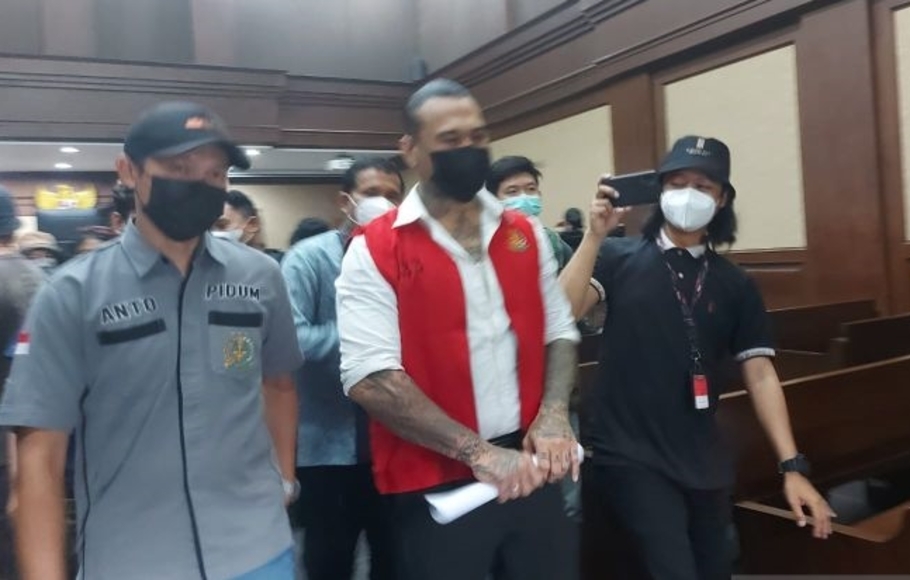 Jerinx SID Divonis Pidana 1 Tahun Penjara - Halaman 1 Jerinx SID Divonis Pidana 1 Tahun Penjara - Halaman 1