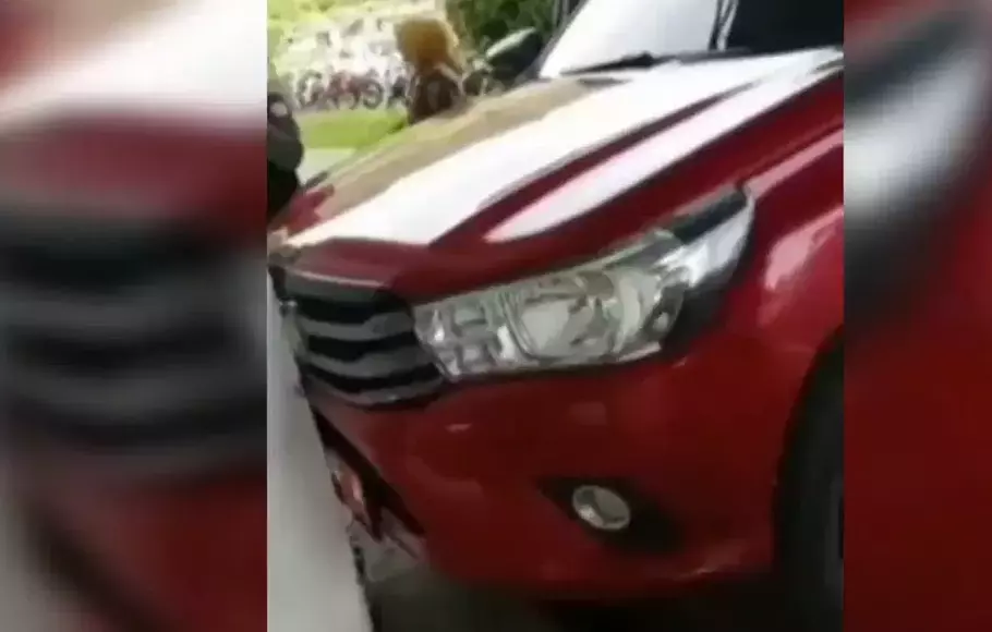 Mobil Dinas Pemkot Padang Panjang Sengaja Ditabrakkan ke Tembok demi ... Mobil Dinas Pemkot Padang Panjang Sengaja Ditabrakkan ke Tembok demi ...