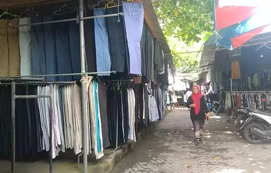 Dampak Larangan Pakaian Bekas Impor, Omzet Pedagang Turun Drastis Dampak Larangan Pakaian Bekas Impor, Omzet Pedagang Turun Drastis