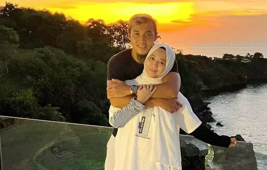 Kantongi Bukti Perselingkuhan Gunawan Dwi Cahyo, Okie Agustina Bakal ... Kantongi Bukti Perselingkuhan Gunawan Dwi Cahyo, Okie Agustina Bakal ...