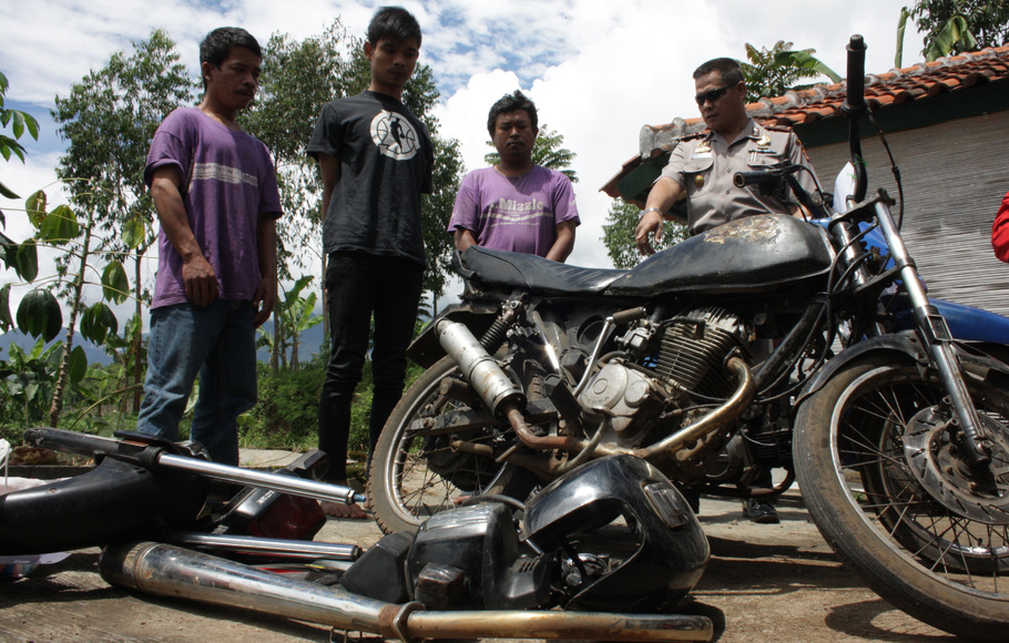 Kepergok Curi Motor, Maling Tembak Anggota TNI Kepergok Curi Motor, Maling Tembak Anggota TNI