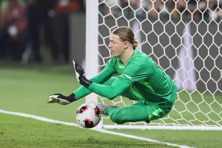 Safonov Tahan 4 Penalti Flamengo Saat PSG Juara Piala Interkontinental