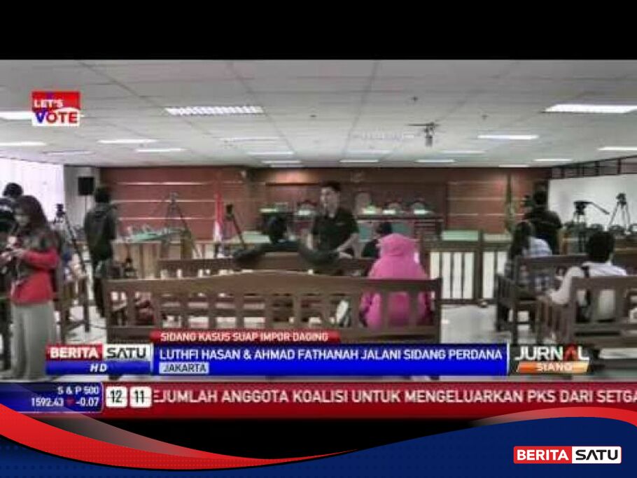 Luthfi Hasan & Ahmad Fathanah Jalani Sidang Perdana