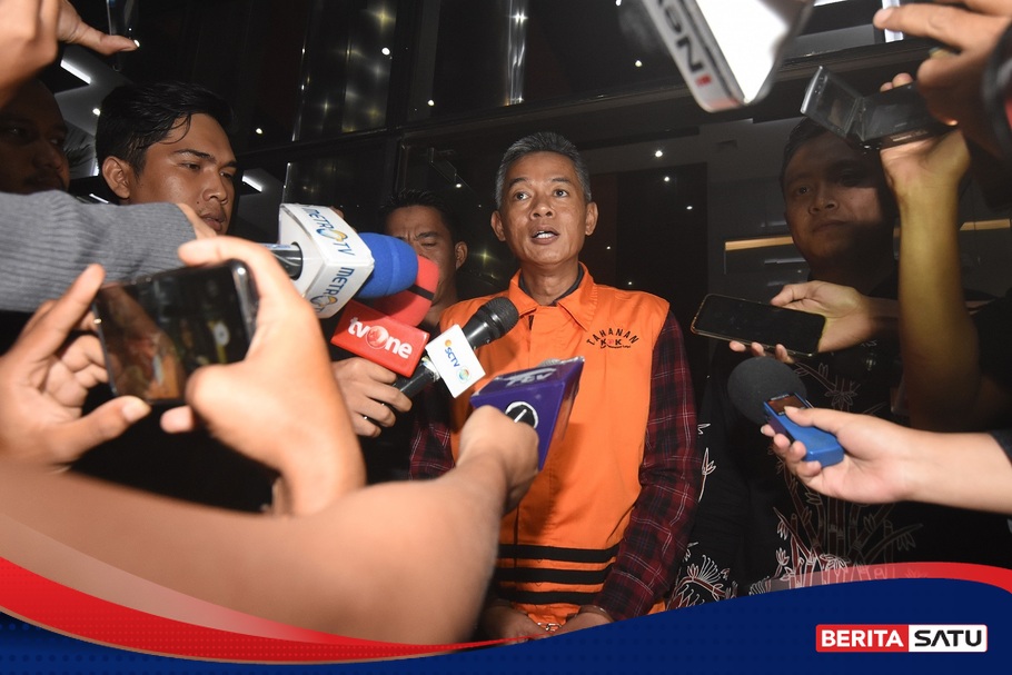 KPK Cecar Pengacara PDIP soal Aliran Suap ke Wahyu Setiawan KPK Cecar Pengacara PDIP soal Aliran Suap ke Wahyu Setiawan