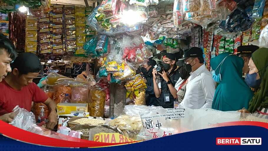 HET Dicabut, Minyak Goreng Kemasan di Kota Bogor Langka - Halaman 1 HET Dicabut, Minyak Goreng Kemasan di Kota Bogor Langka - Halaman 1