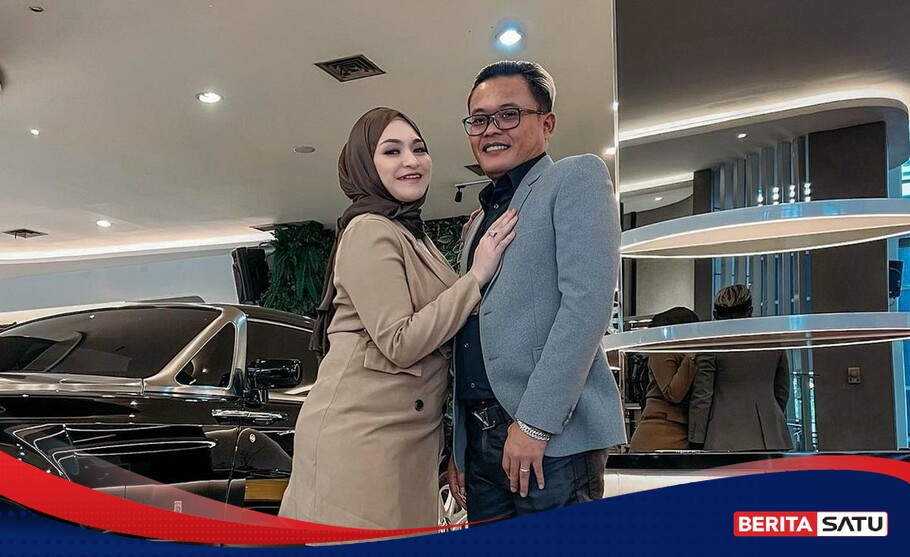 Akui Sudah Punya Calon Istri, Sule: Tunggu Dua Bulan Lagi Akui Sudah Punya Calon Istri, Sule: Tunggu Dua Bulan Lagi