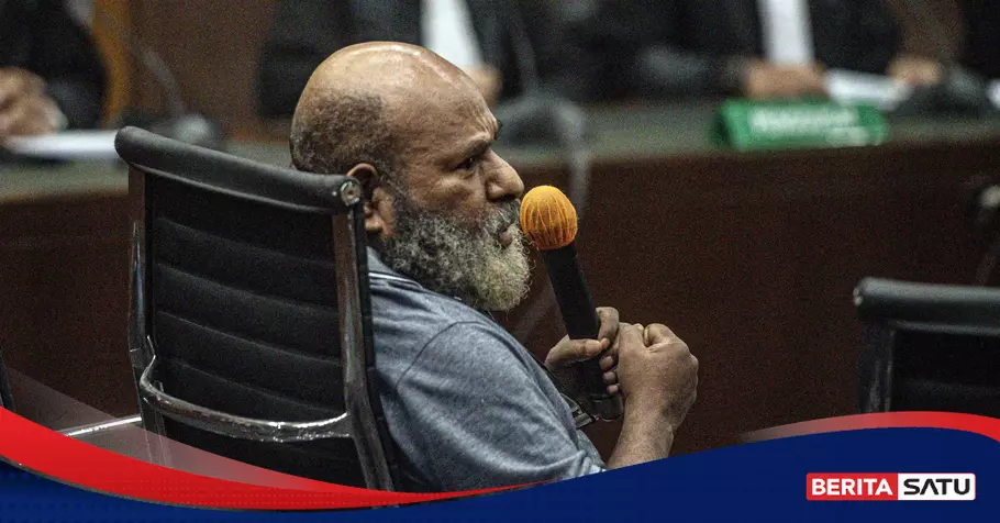 Lukas Enembe Dinilai Bisa Dihukum Lebih Berat Akibat Ulah Jorok di ... Lukas Enembe Dinilai Bisa Dihukum Lebih Berat Akibat Ulah Jorok di ...