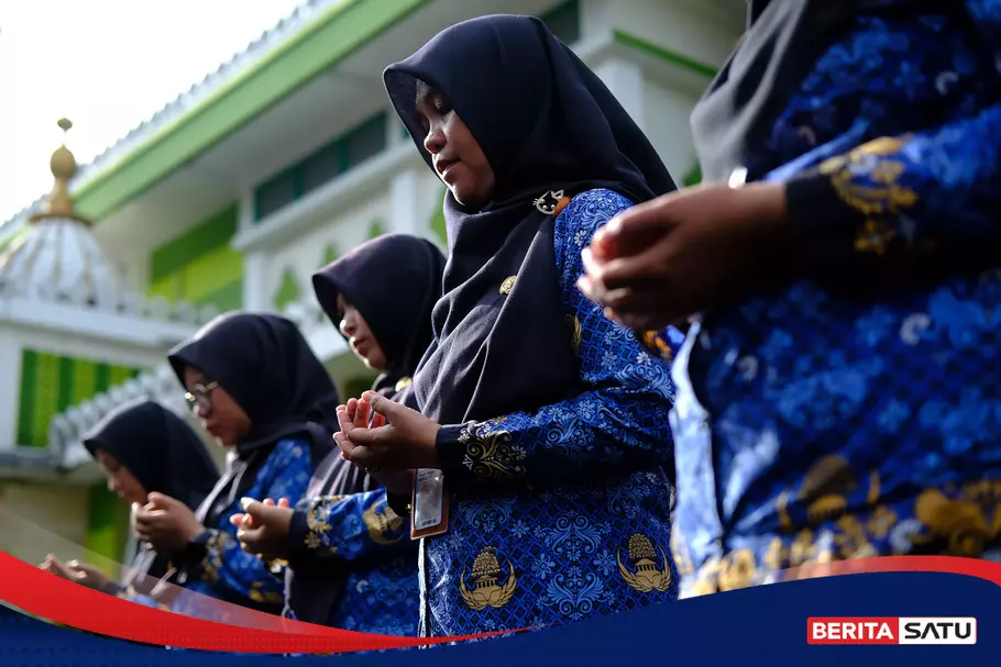 Atur WFA, Menteri PANRB Terbitkan SE Penyesuaian Kerja ASN Atur WFA, Menteri PANRB Terbitkan SE Penyesuaian Kerja ASN