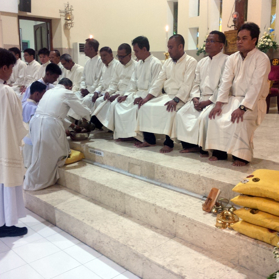 Misa Kamis Putih Ditandai Upacara Pembasuhan Kaki Misa Kamis Putih Ditandai Upacara Pembasuhan Kaki