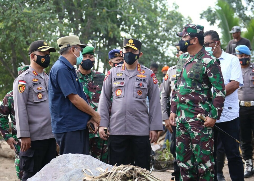 Bencana Alam Ntt Tni Polri Fokus Evakuasi Korban Dan Kirim Bantuan