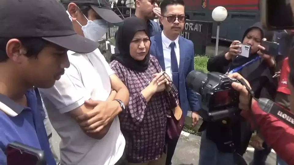 Hadiri Sidang Kode Etik Ibu Ken Admiral Minta Akbp Achiruddin Dipecat