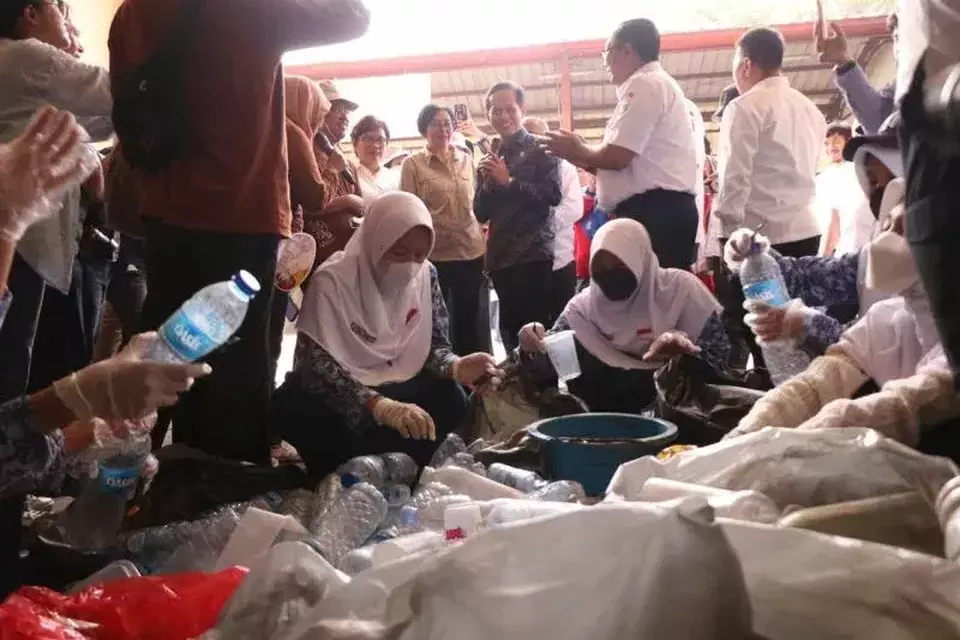 Pemprov Jakarta Wajibkan Warga Memilah Sampah jika Ingin Bebas Retribusi Pemprov Jakarta Wajibkan Warga Memilah Sampah jika Ingin Bebas Retribusi