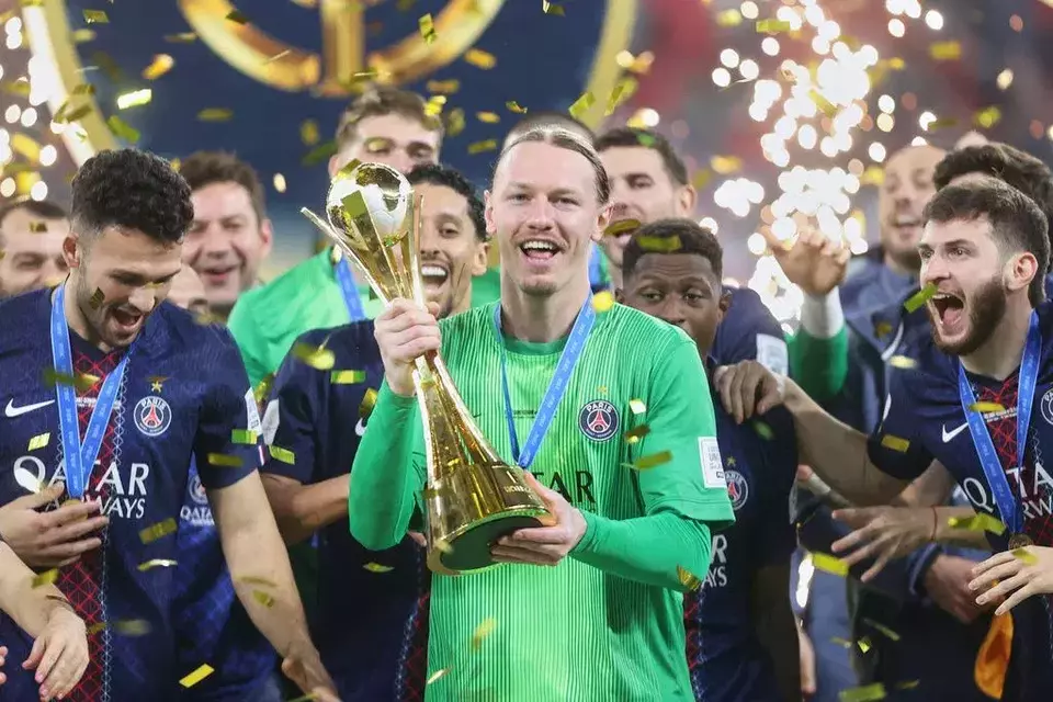 Safonov Tahan 4 Penalti Flamengo Saat PSG Juara Piala Interkontinental