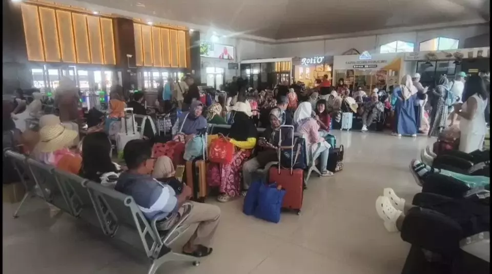 Banjir Pekalongan, Ribuan Penumpang KA Pasar Turi Pilih Refund Tiket