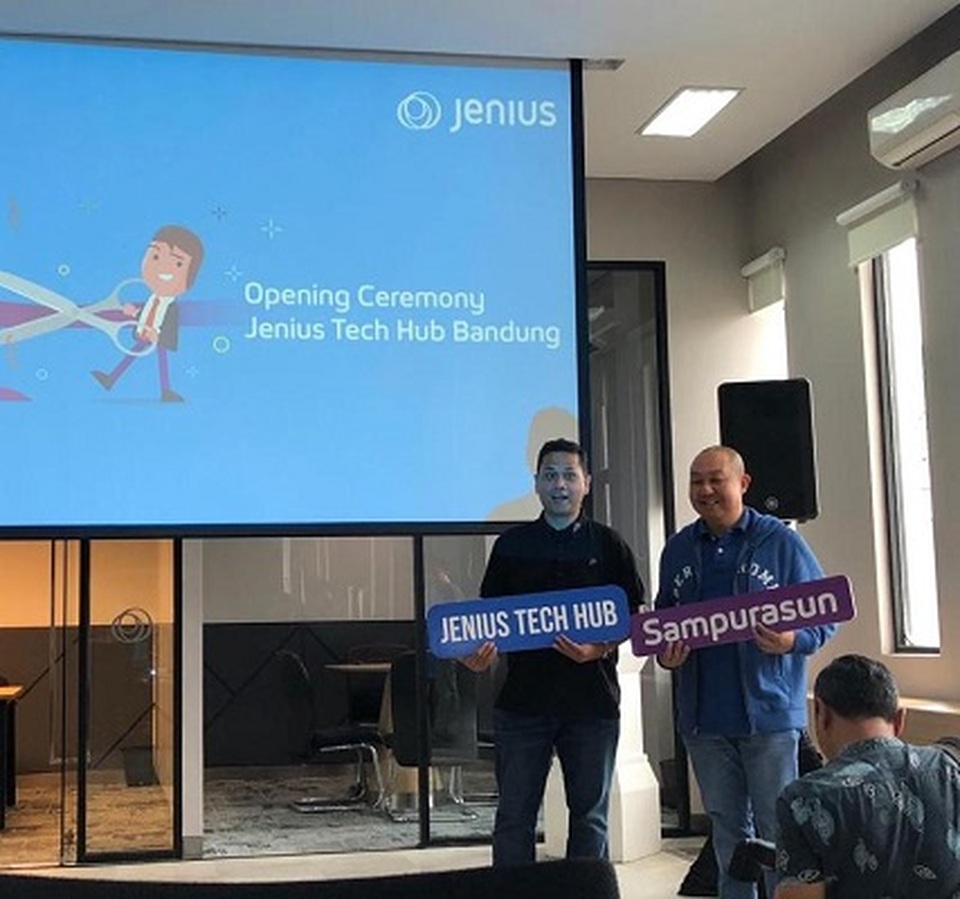 Jenius Tech Hub Pertama Resmi Hadir di Bandung Jenius Tech Hub Pertama Resmi Hadir di Bandung