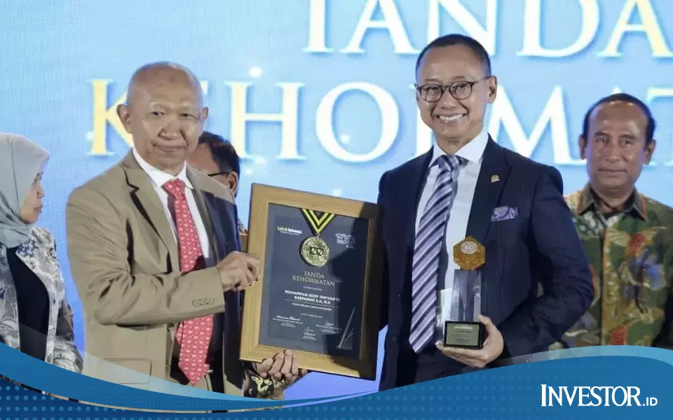 Wakil Ketua Komisi VII DPR Eddy Soeparno Terima Penghargaan Tokoh ... Wakil Ketua Komisi VII DPR Eddy Soeparno Terima Penghargaan Tokoh ...